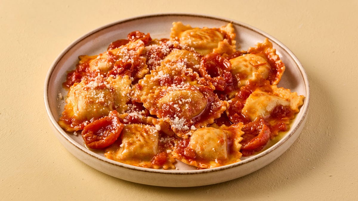 Pumpkin & amaretti ravioli with tomato sauce – Pasta Evangelists